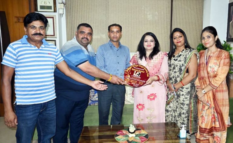 Principal Dr. Pushpinder Walia honoured by Shaheed Bhagat Singh Boxing ...