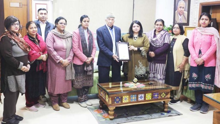 Principal Dr. Pushpinder Walia honoured as an Outstanding Leader by ...